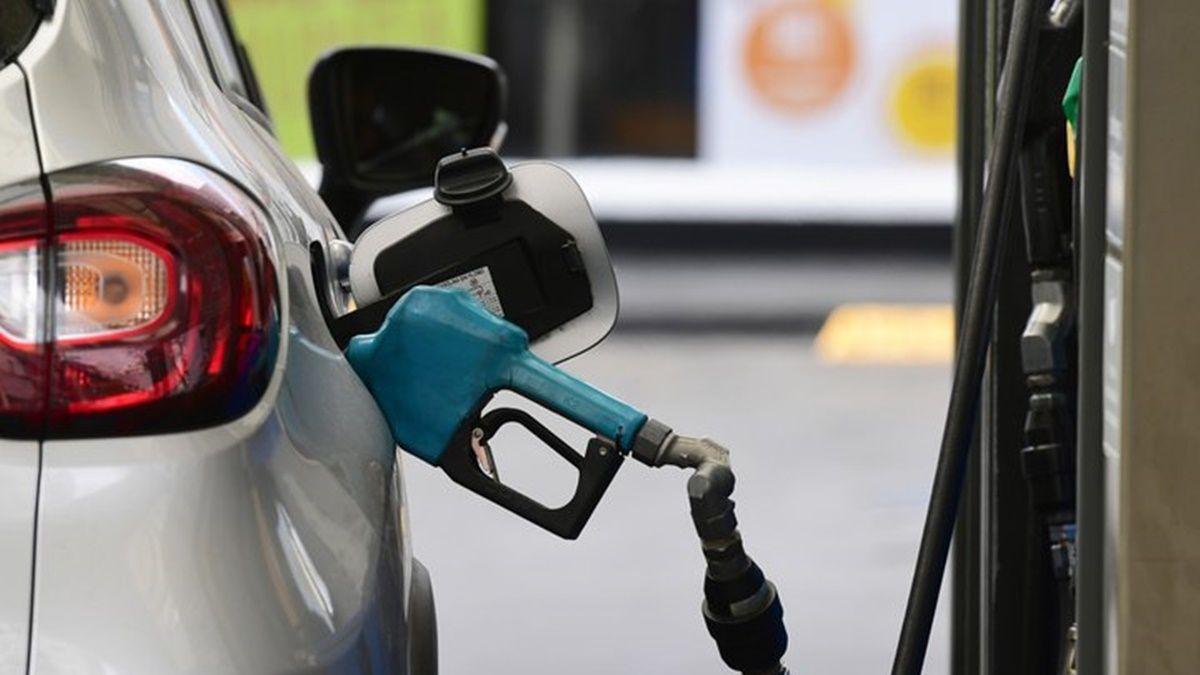 Nafta y gasoil: este sábado los precios subirán un 4%