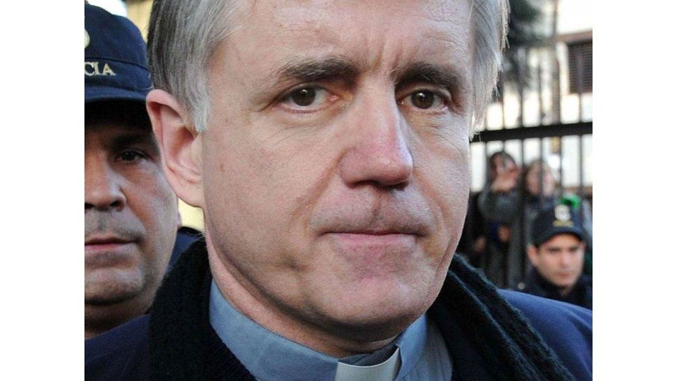 La Justicia de Morón recortó la pena del padre Grassi