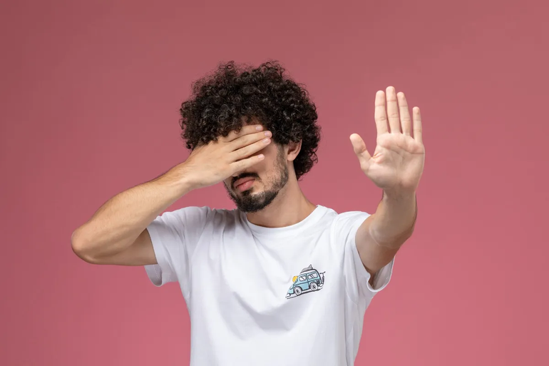 ¿Cuál es el significado de ghostear a alguien y qué implica el ghosting?